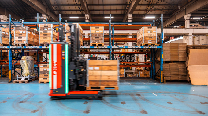 Reliable AGV Control through Sensor-based Complete Solution - Turck Banner